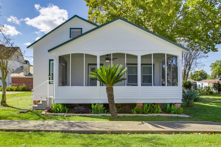 Cajun Country Getaway! Historic Lutcher Bungalow - Lac des Allemands, LA