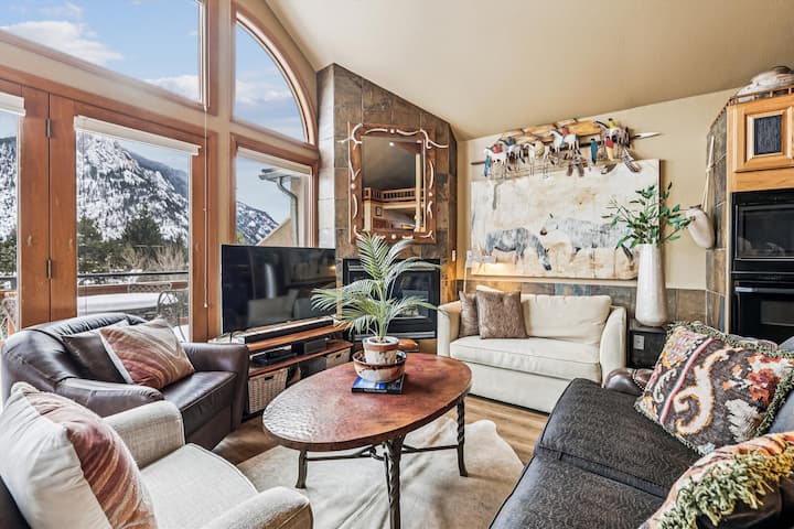 Royal Mountain Retreat: Cozy Townhome-hot Tub. - Frisco, CO