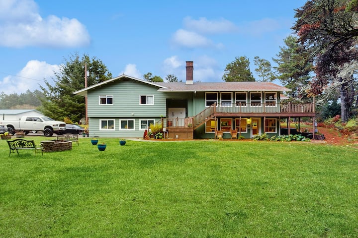 Lower Level W/ Private Hot Tub, Fire Pit, Grill, & - Long Beach, WA