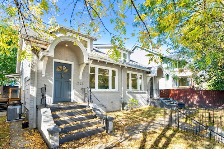 Spacious 6b6b Duplex In Seattle - Seattle, WA