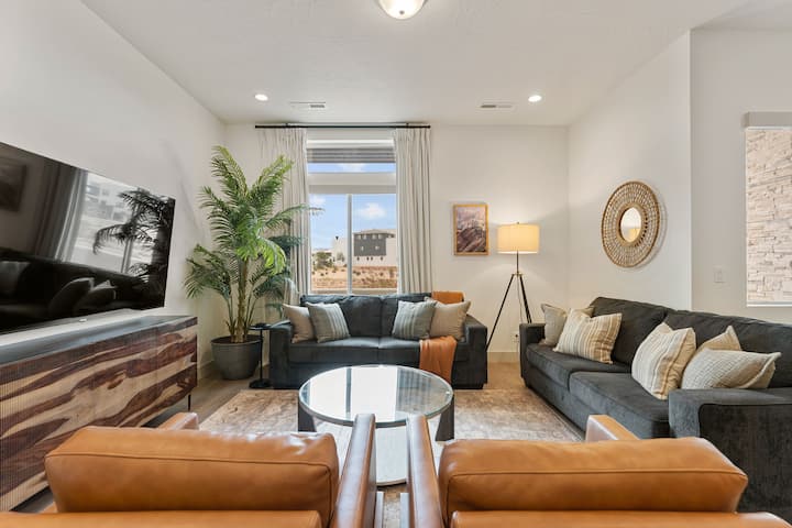 Adventure Central: Desert Color Lagoon - St. George, USA