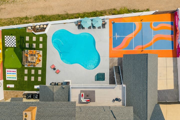 Mega Mesa Retreat: Heated Pool, Spa & Pickle Ball - Mesa, AZ