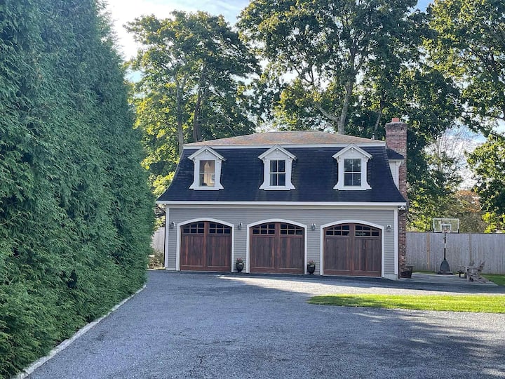 Downtown Carriage House - Newport, RI