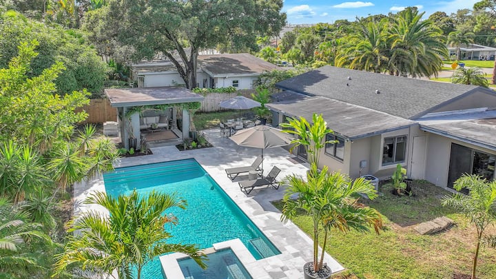 Almost Famous - Pool - Jacuzzi - Wilton Manors, FL