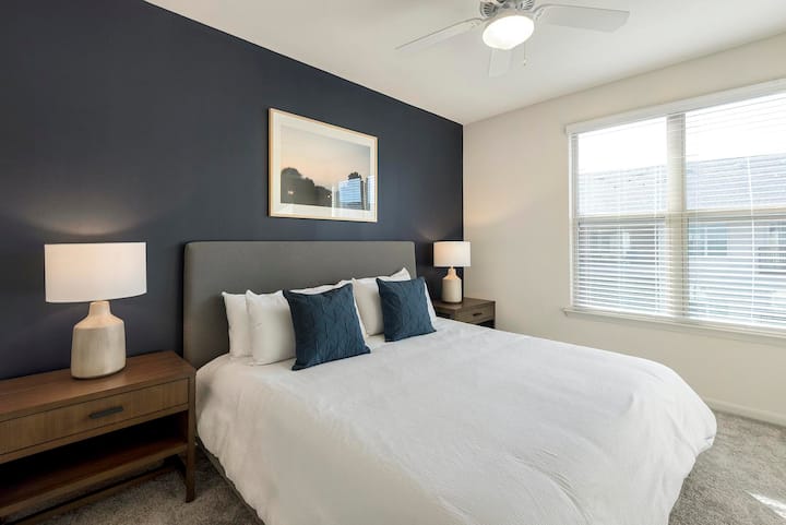 Landing | Beautiful 1bd, Gym, Pool - Katy, TX