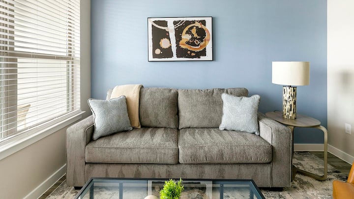 Landing | Stunning 1bd, Pool, Gym - Katy, TX