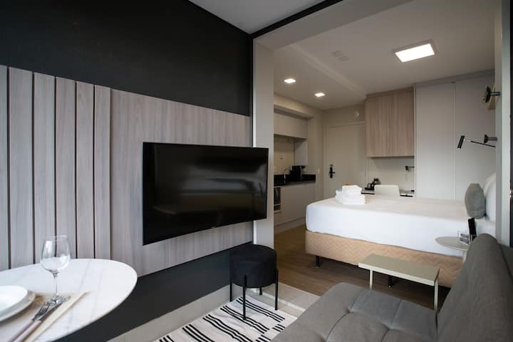 Queen-size Bed, Swimming Pool, Near Batman Alley. - Brazil