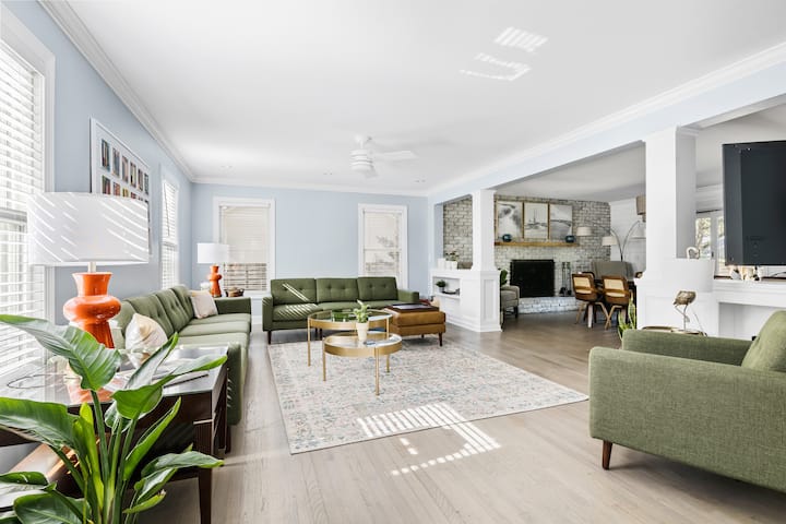 The Molasses Manor | Minutes From Everything - Mount Pleasant, SC