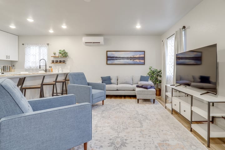 Modern & Pet-friendly! Northern Colorado Retreat - Pierce, CO