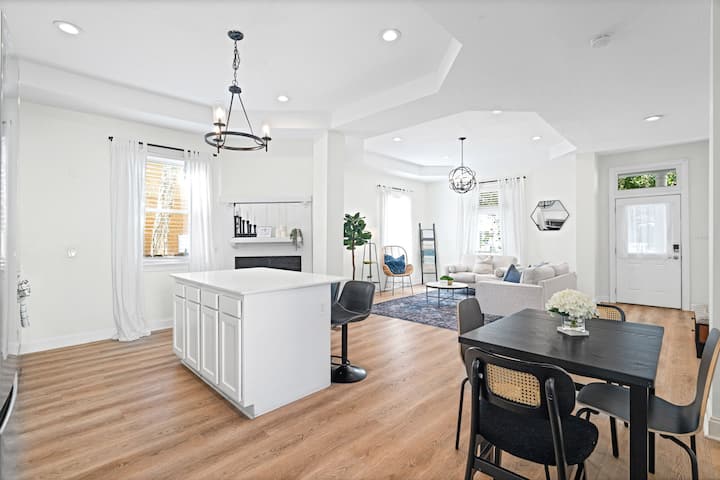 Designer 2br | Historic Charm + Walk To Fun - Jacksonville, FL