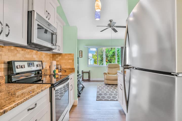 Family‑friendly Beach Condo W/ Pool & Balcony! - Cape Canaveral, FL