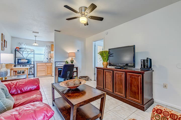 Dog‑friendly Condo W/ Short Drive To The Beach! - Cape Canaveral, FL