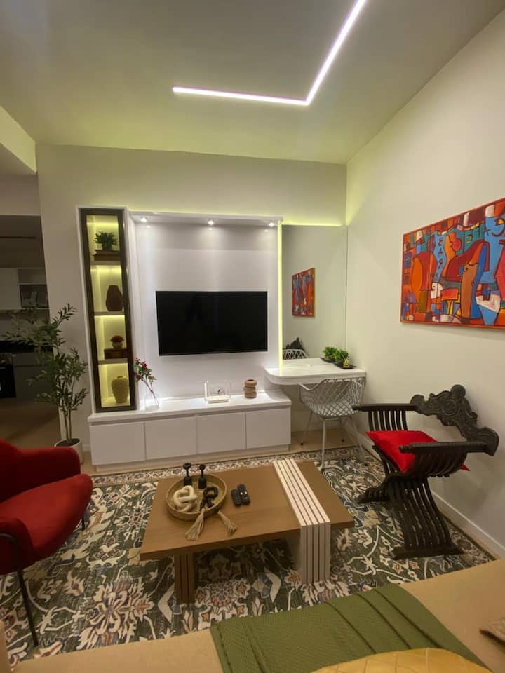 Shop Del Sol Luxury 2 Br Apt W/ Resto, Pool & Gym - Asunción