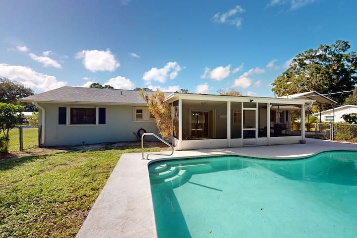 Serenity House W/ Private Pool & Bbq Grill! - Vero Beach, FL