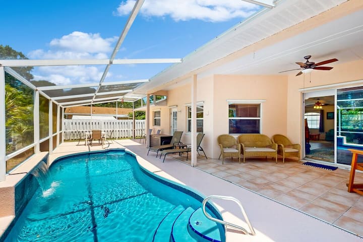 Stunning Sebastian House W/ Heated Pool & Grill! - Sebastián, FL
