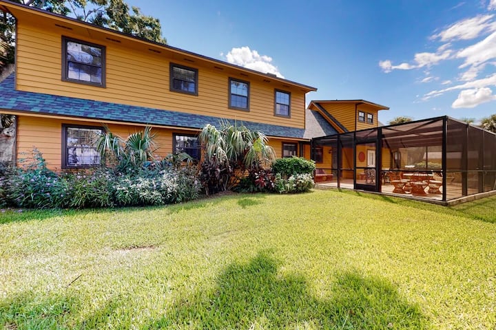 Family & Group Retreat W/ Waterview View & Patio! - Cocoa, FL