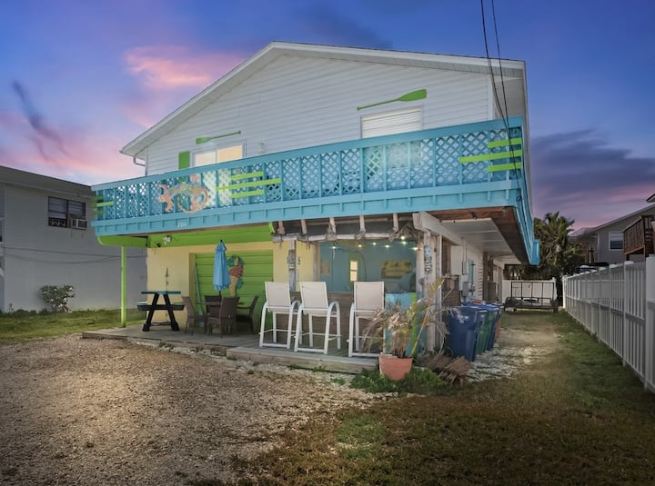 Island Tiki Vibes 2 • Steps To Beach • Outdoor Bar - Bradenton Beach