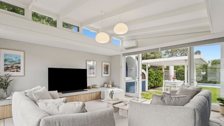 La Plage Portsea - The Bellarine Railway - Queenscliff Station