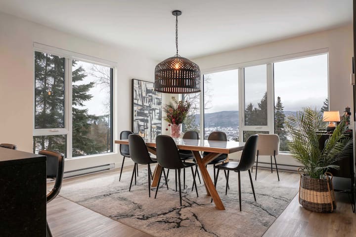 211 | Condo Lumineux | Piscine & Atmosphère Cozy - Baie-Saint-Paul, QC