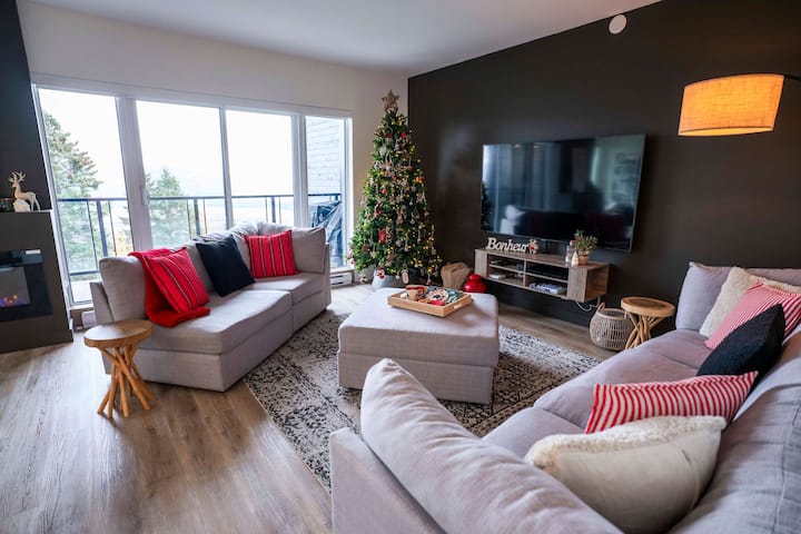 Condo Lumineux | Piscine & Atmosphère Chaleureux - Baie-Saint-Paul, QC