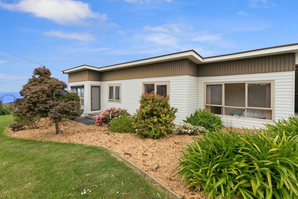 The Great Ocean Villa - Houses for Rent in Apollo Bay, Victoria ...