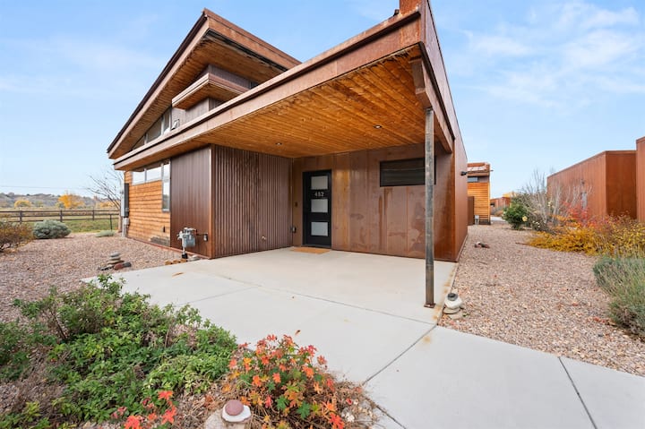 Mesa Retreat @ Palisade Legends - Laughing Cat, Palisade