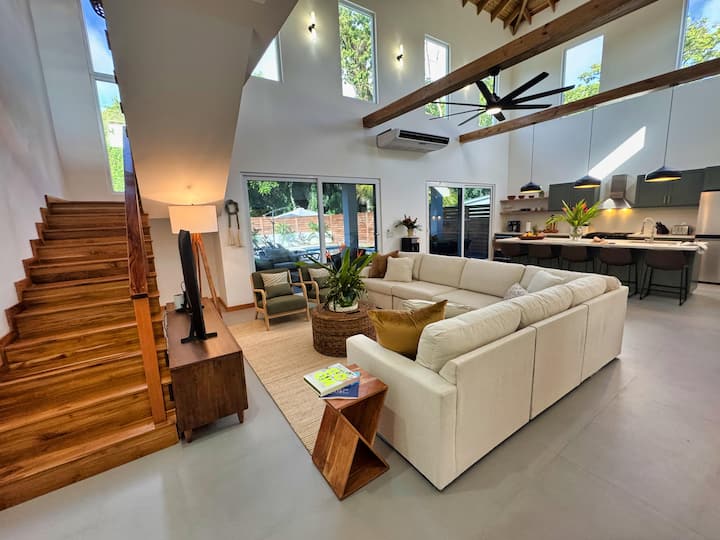 Casa Rivera - 4 Bedrooms - West Bay