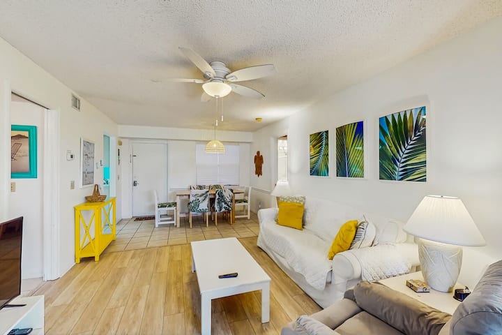 Relaxed Beach Vibes + Patio & Resort Pools - New Smyrna Beach, FL