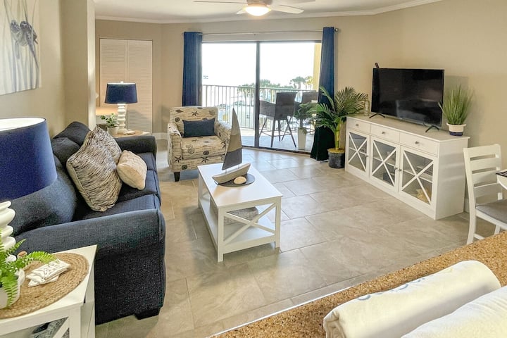 Ocean Views + Pool Near Crabby Joes - Daytona Beach Shores, FL