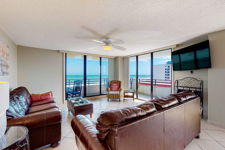 Oceanfront Corner Condo + Balcony Views & Pool - Daytona Beach, FL