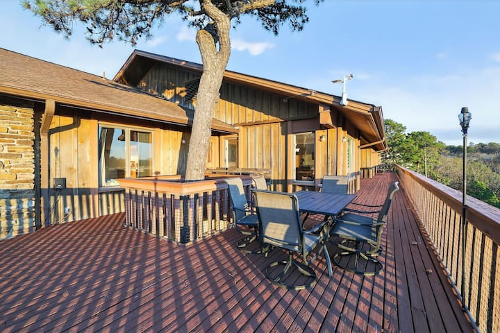 Spectacular View Of The Ozarks, Near Golf Course - Eureka Springs, AR