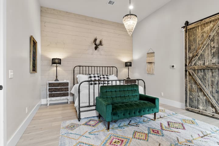 Carlton Landing! New Listing Discount-20% Off! - Carlton Landing