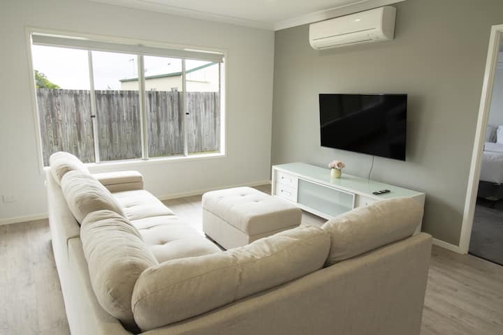 Spacious 4-bed House In Leafy Plainland - Grandchester Railway Station