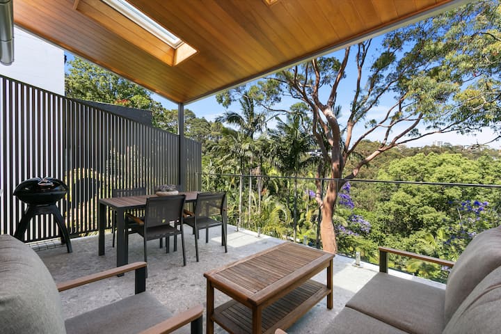 Cremorne Comfort | Sunlit Terrace With Leafy Views - North Sydney