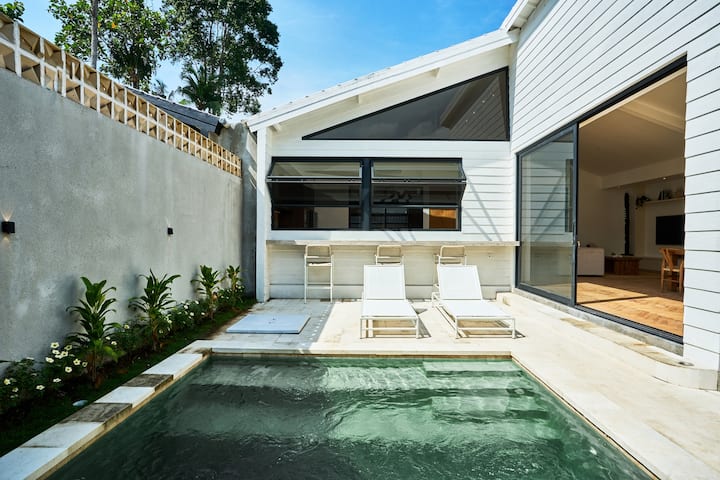 Brand New  2br Designer Villa – Near Kedungu Beach - Australia