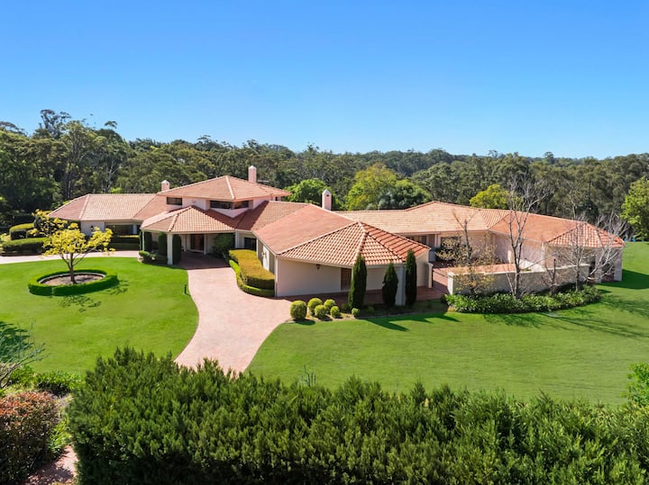 Enchanted Manor With Pool, Tennis & Elegance - Dural