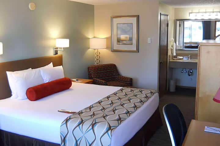Super 8 Florence | King  | Stay Near Oregon Dunes - Florence, OR