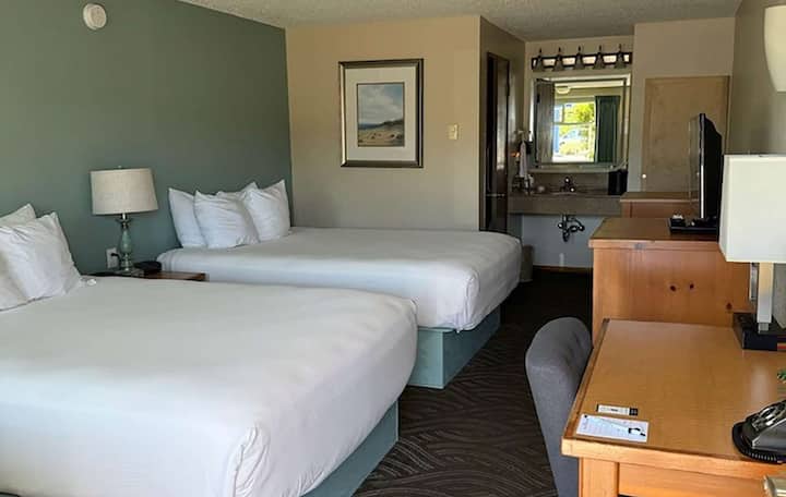 Super 8 Florence | 2 Queen Beds |  Coastal Stay - Florence, OR