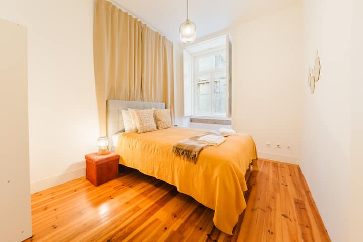 Central Lisbon Gem 8 Guests Modern Apt - Alfama