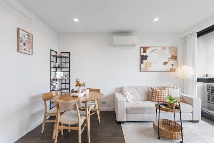 Elevated 2br • High-floor Garden View Box Hill Apt - Box Hill