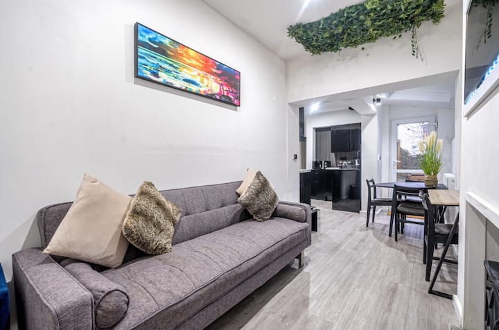 Stylish City Townhouse Near Cardiff City Centre - Cardiff