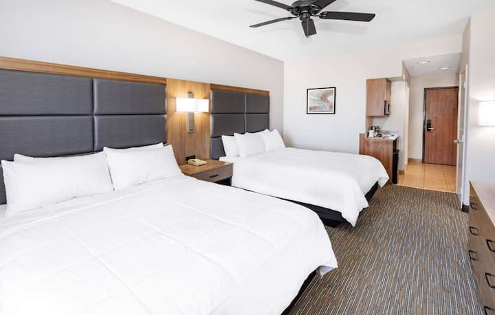 2 Queen Beds | Wingate Houston | Family Stay - Houston, TX