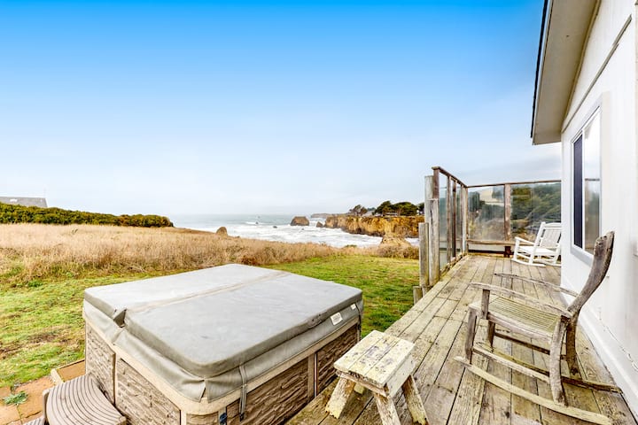 Oceanfront Getaway - Beach Access & Dog-friendly - Westport Beach, CA