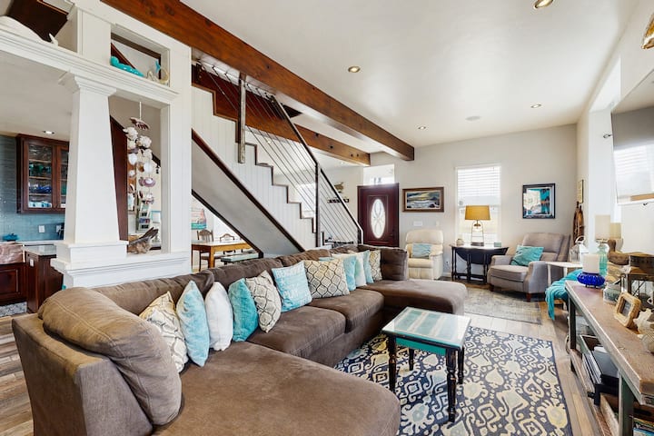 Mermaid Manor - Hot Tub & Steps To The Beach - Fort Bragg, CA