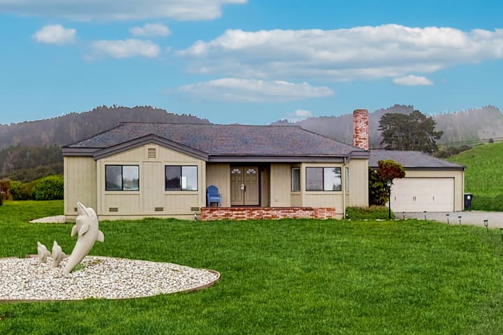 Fort Bragg Beach House: Ocean Views & Bbq On Patio - Westport Beach, CA