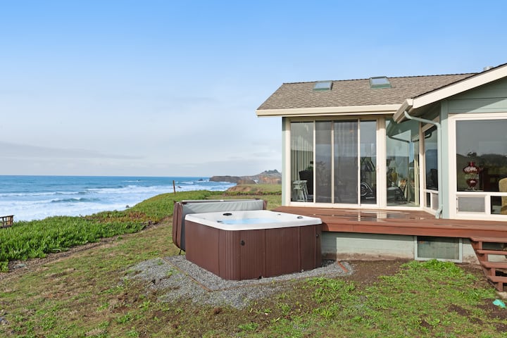 Oceanview Home With Hot Tub & Private Beach Access - Westport Beach, CA