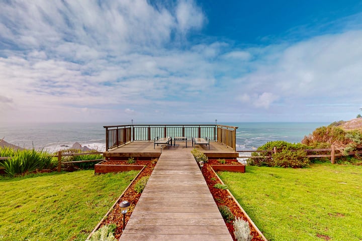 Oceanfront Elk Cottage: Deck, Views & 7.5 Acres - Navarro River Redwoods State Park, Elk