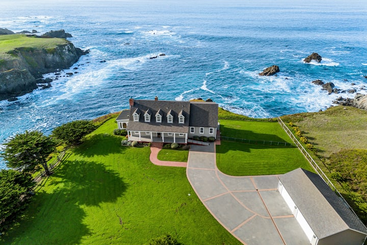 Oceantfront Estate With Luxury Kitchen & Game Room - Mendocino, CA