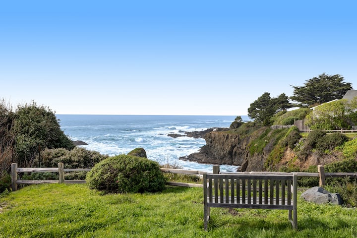 Remodeled Oceanfront Estate With Studio Cottage - Mendocino, CA