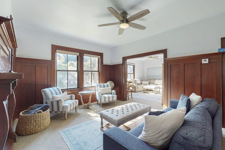 Mendocino Retreat: Hot Tub & 2 Kitchens - Mendocino, CA